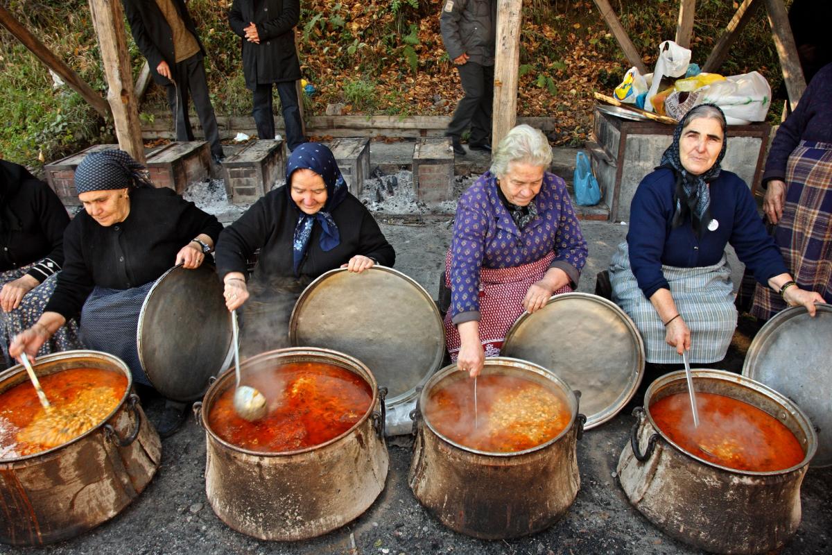 People | INCREDIBLE GREECE